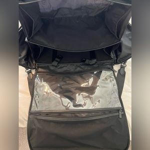 BEIS | Other | Limited Edition Beis Hanging Expandable Duffle Duffel ...